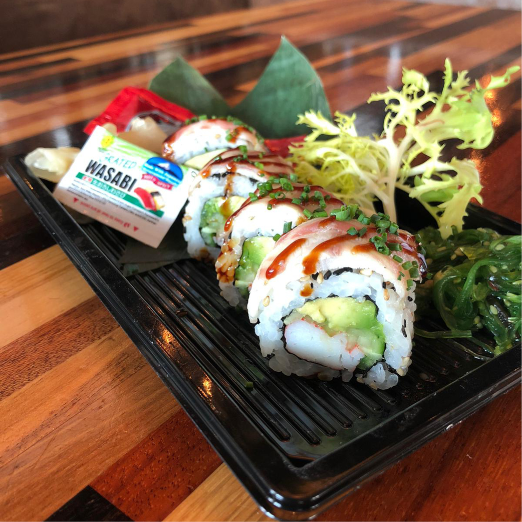 SUSHI ROLL SPECIAL Flamed unagi, krab maki - Il Mercato SUSHI ROLL SPECIAL Flamed unagi, krab maki - Il Mercato